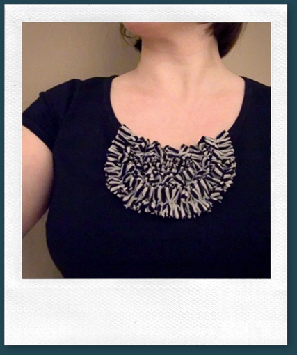 Como reutilizar una camiseta rota.